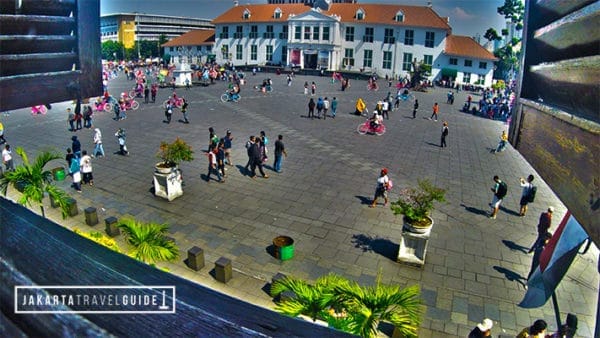 Visiting Cafe Batavia in Kota Tua, Jakarta