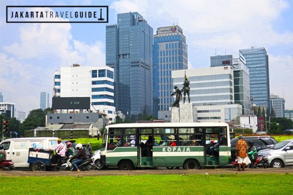 Visiting Tugu Tani (the Heroes Monument) Jakarta - Jakarta Travel Guide