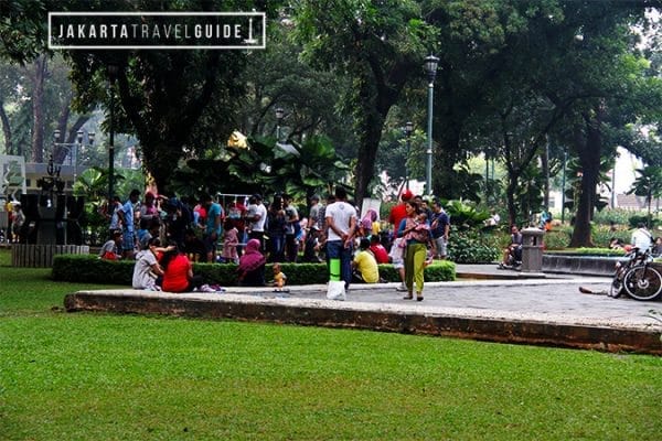 Visiting Suropati Park (Taman Suropati) in Jakarta