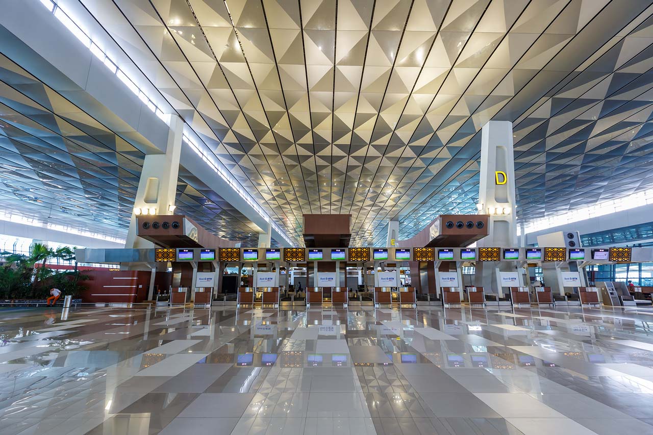 Jakarta Airport Guide (CGK): Terminals, Transport & Tips 2025
